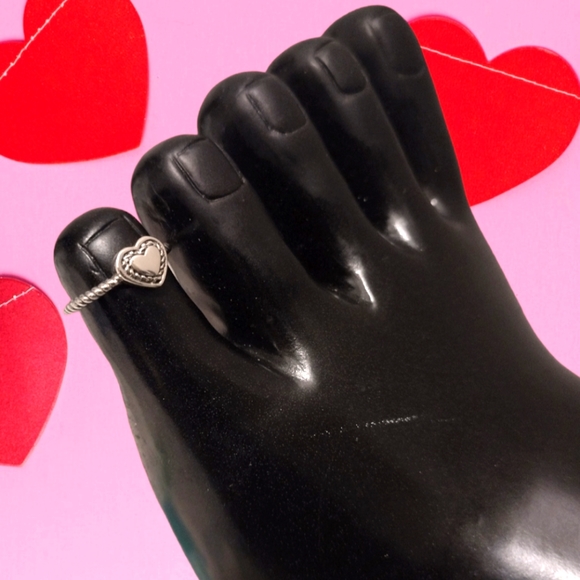 Luchies Luxuries | Jewelry | 925 Sterling Ave Heart Toe Ring | Poshmark
